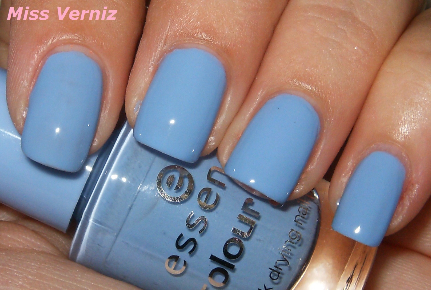 Ana_missverniz: Essence Colour&Go Numero 97 : Absolutely Blue...!!!!