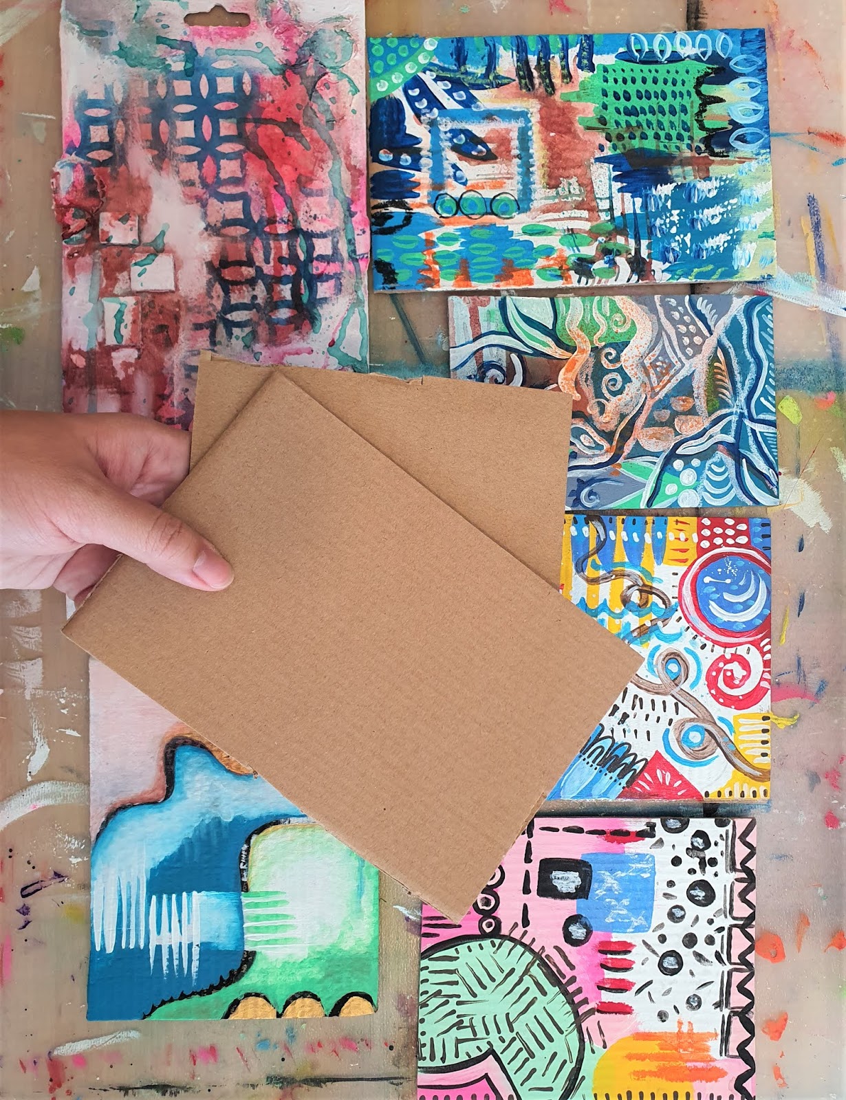 Tips On Easy Abstract Art Painting For Beginners | The Artsy Craftsy By