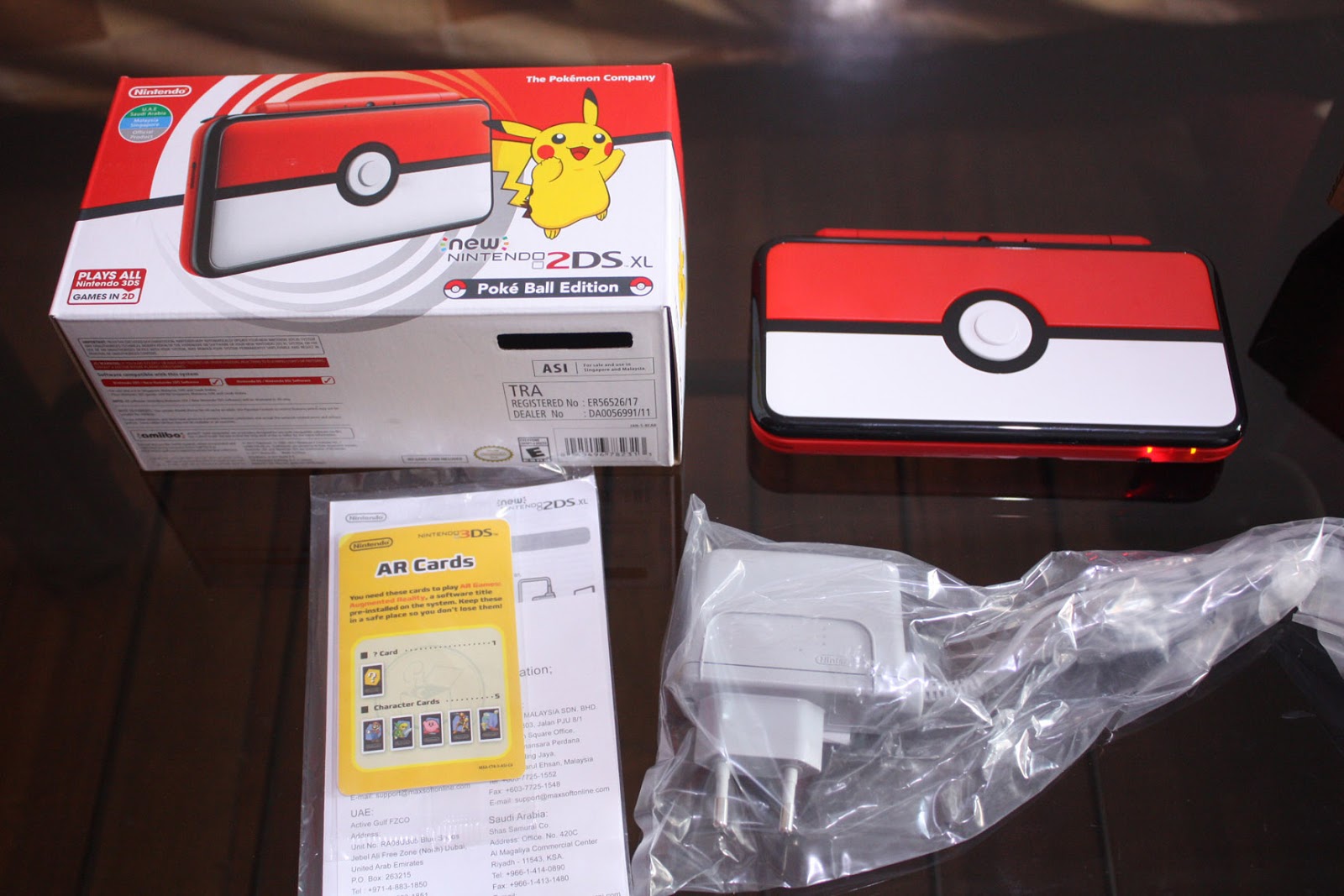 Half-Circle-Forward: New Nintendo 2DS XL Pokeball Edition (Non-geek) Review