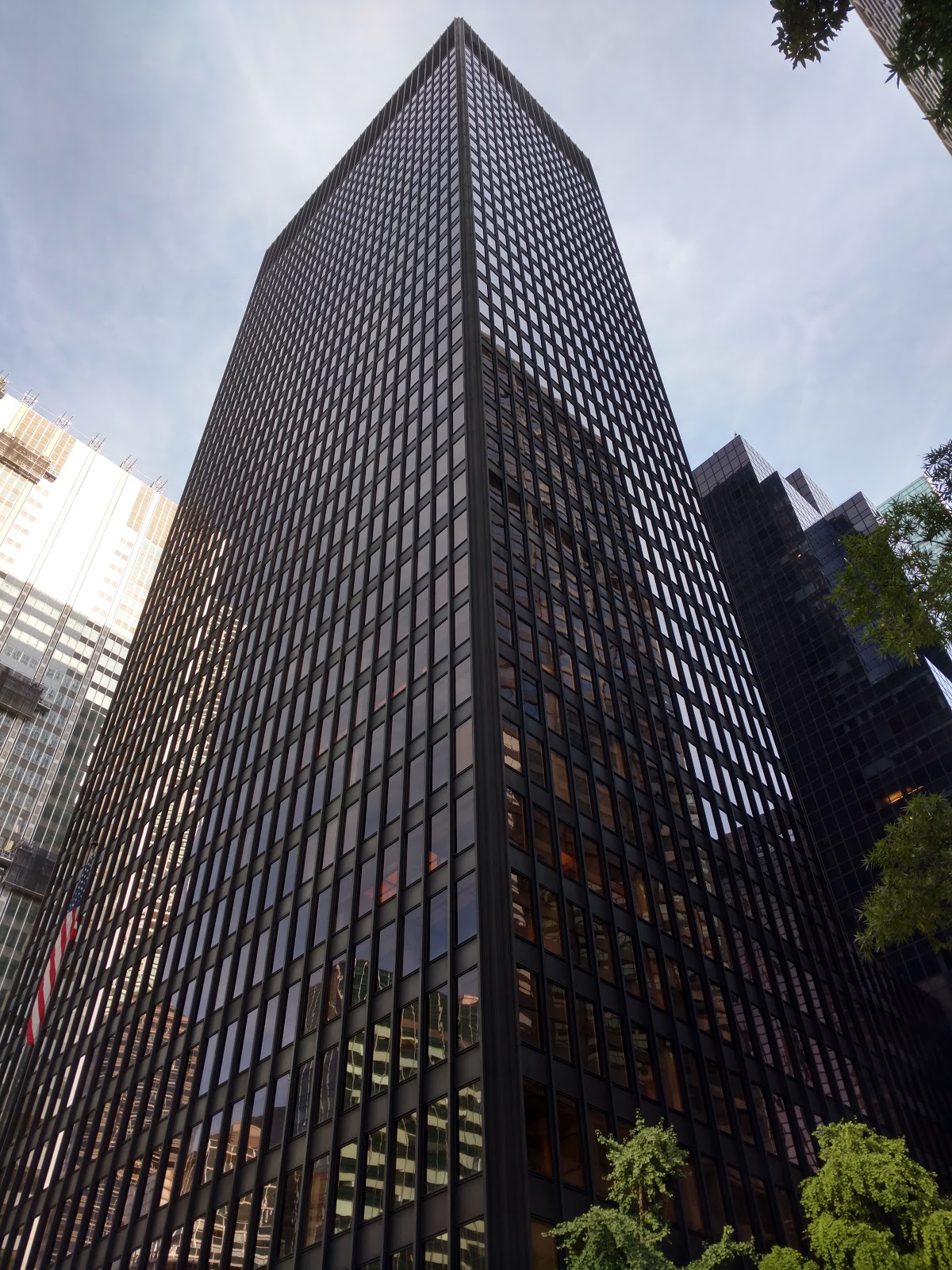 EntreVoir: Seagram Building - Ludwig Mies van der Rohe