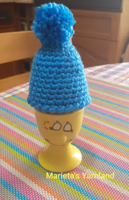 Marieta's Yarnland: Σκουφάκια με βελονάκι για αυγά , Crochet Cozy Eggs ...