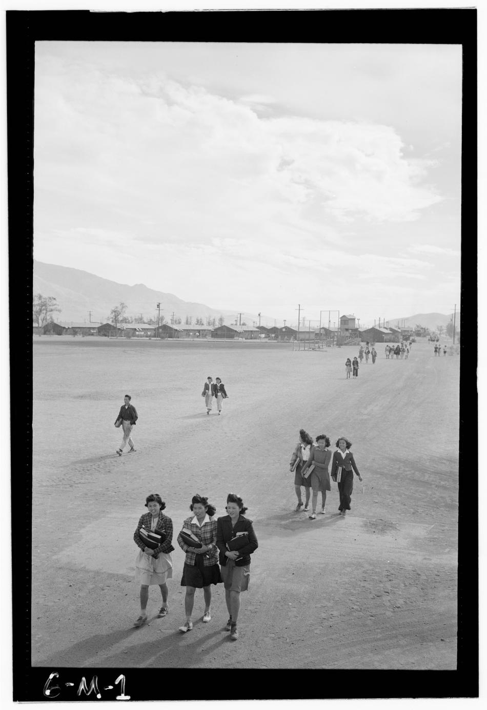 Pictures of Daily Life of Japanese Internment at Manzanar Camp in 1943 ...