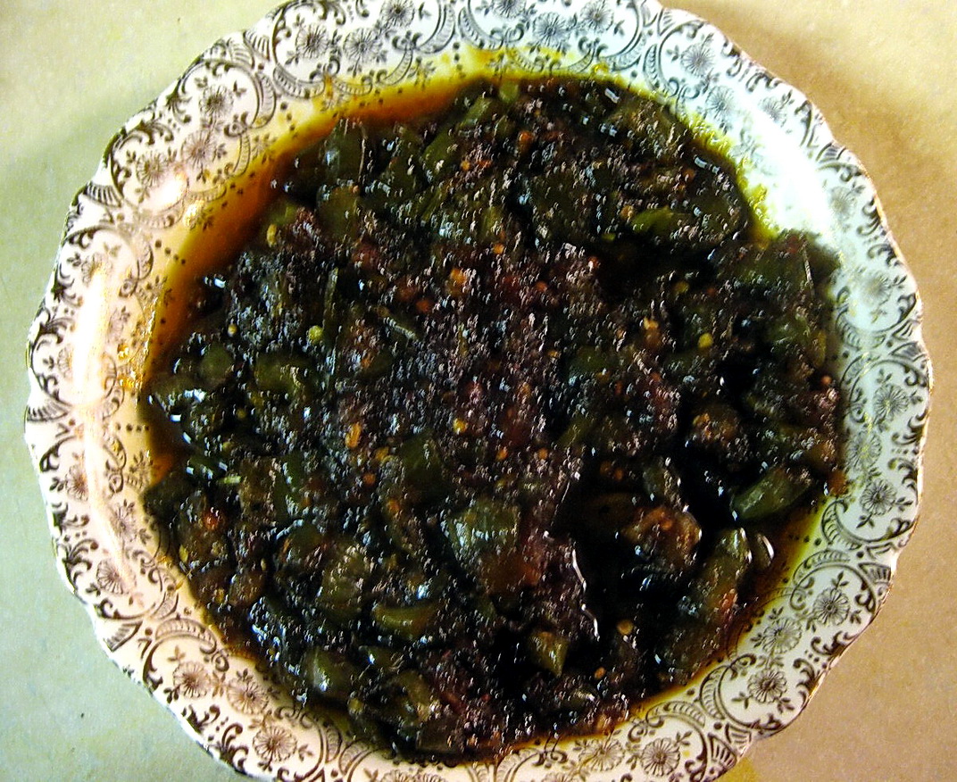 Rummana's Kitchen: Marich Angur Appler Achaar (Pepper Grapes Apple Pickle)