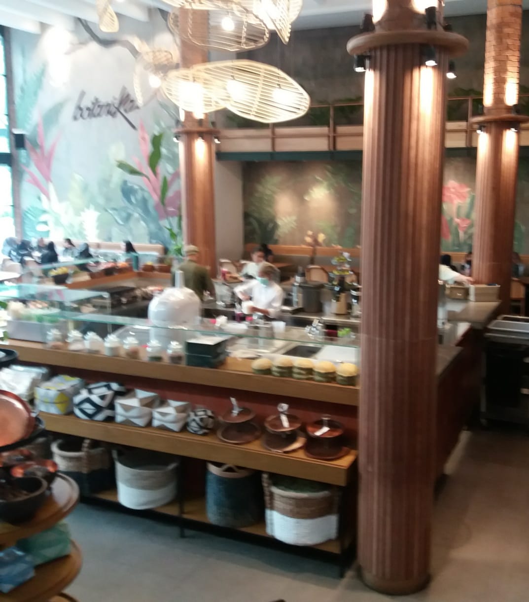 Botanika Resto: Resto Instagramable dengan Konsep Tropis nan Asri di ...