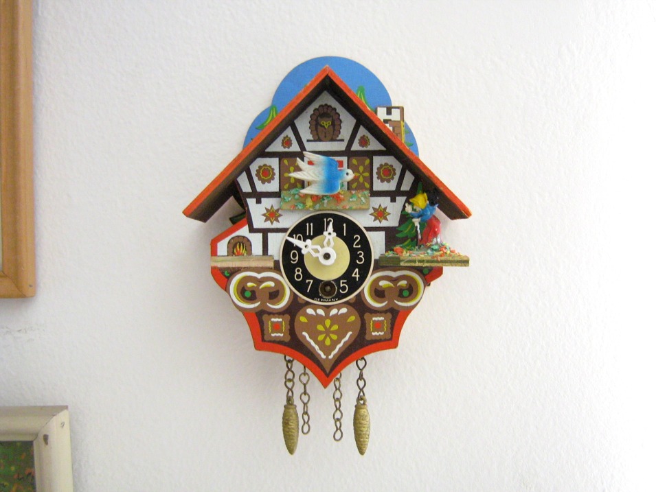 Shabby Vintage Mom: Crazy for Cuckoo Clocks!