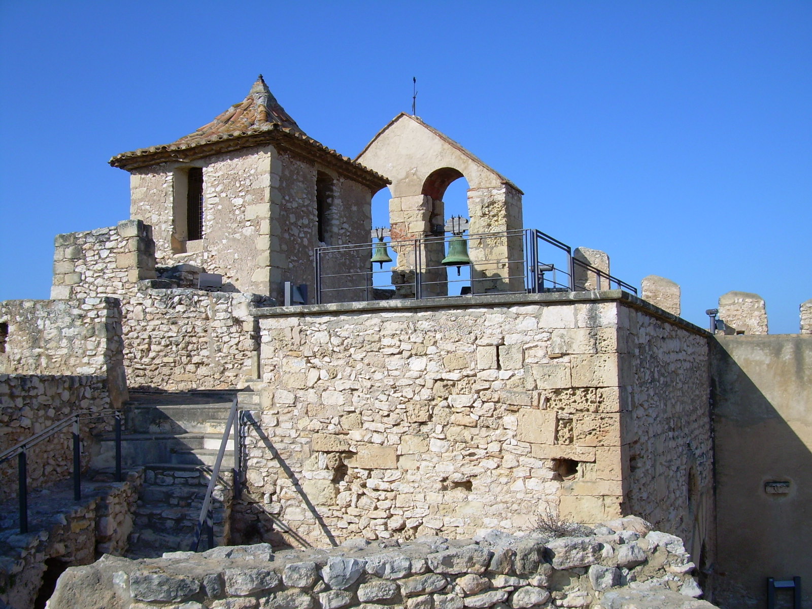 Lady Violet's Garden: Calafell castle
