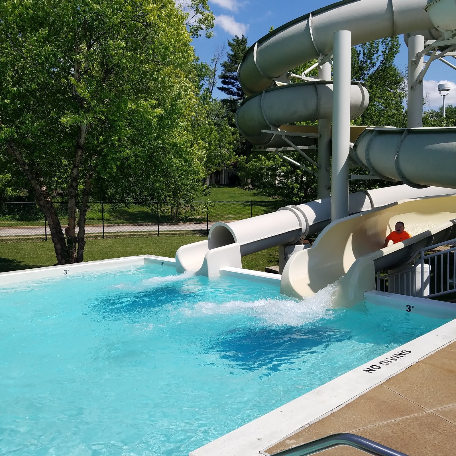 Play St. Louis: North Pointe Aquatic Center, Ballwin
