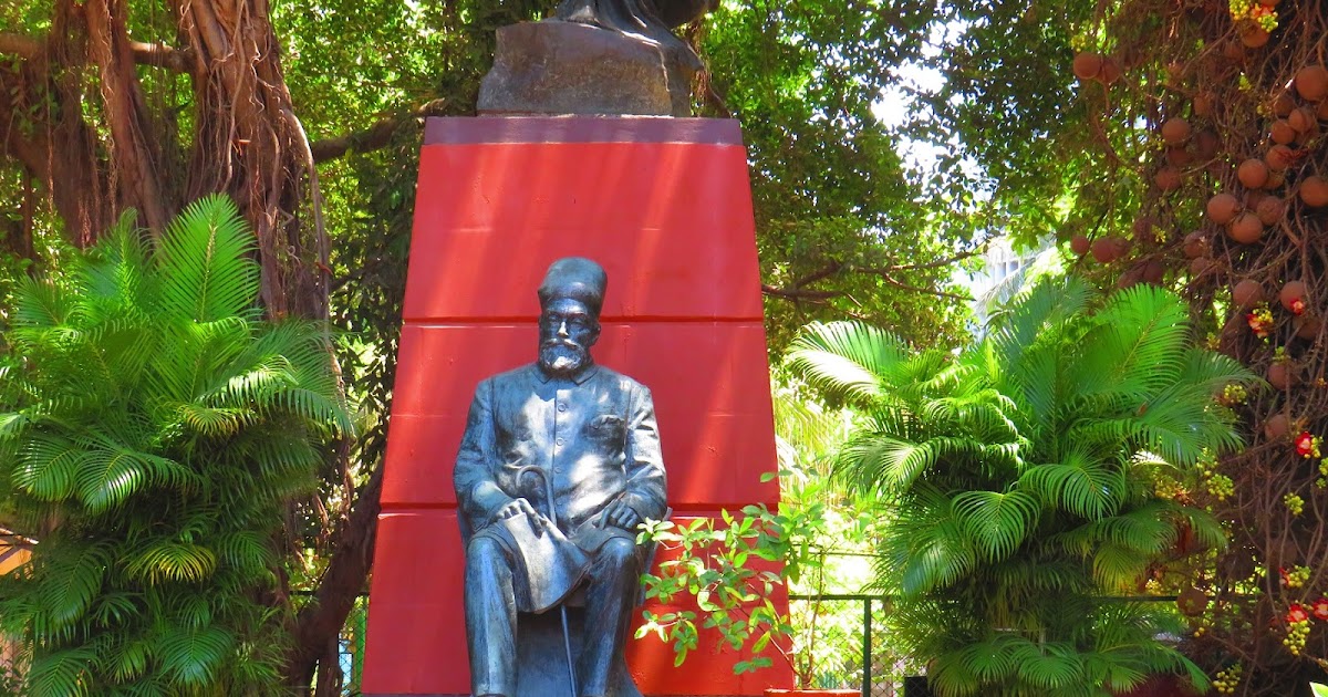 The Statues of Church Gate - Mumbai