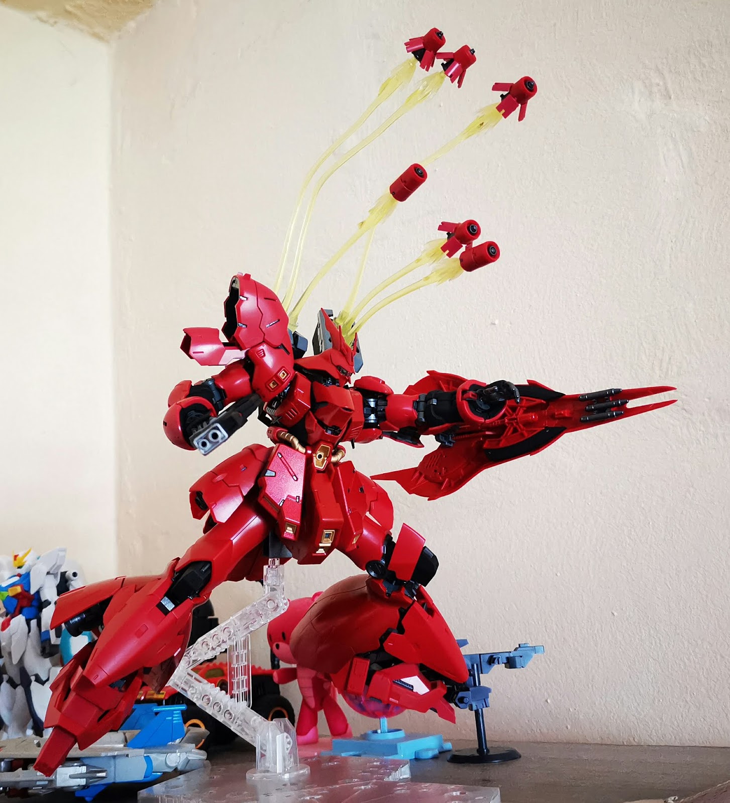 Gunplanerd: [Kit Insight] Bandai RG 1/144 MSN-04 Sazabi (Painted Build)