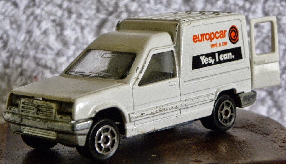 ModelMadnessUK: MAJORETTE - Renault Express Van