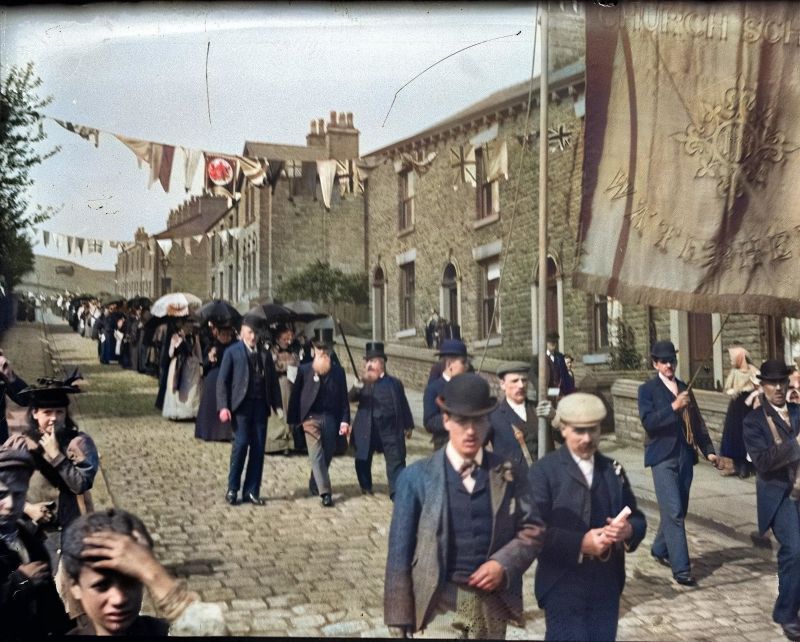 Life During Edwardian Britain Through Striking Colorized Photos ...