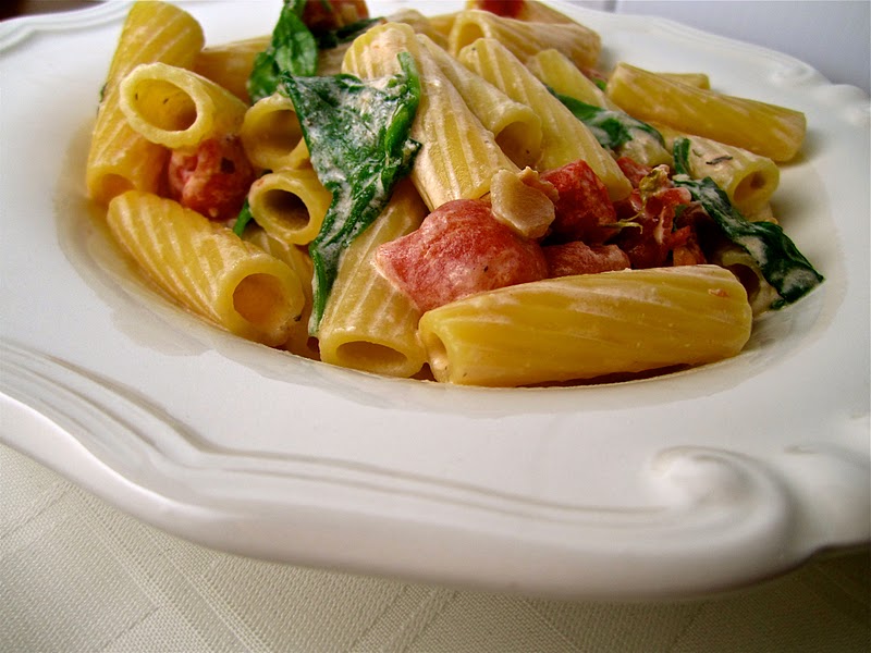 Stephanie Cooks: Ranch Pasta with Bacon, Spinach, and Tomatoes