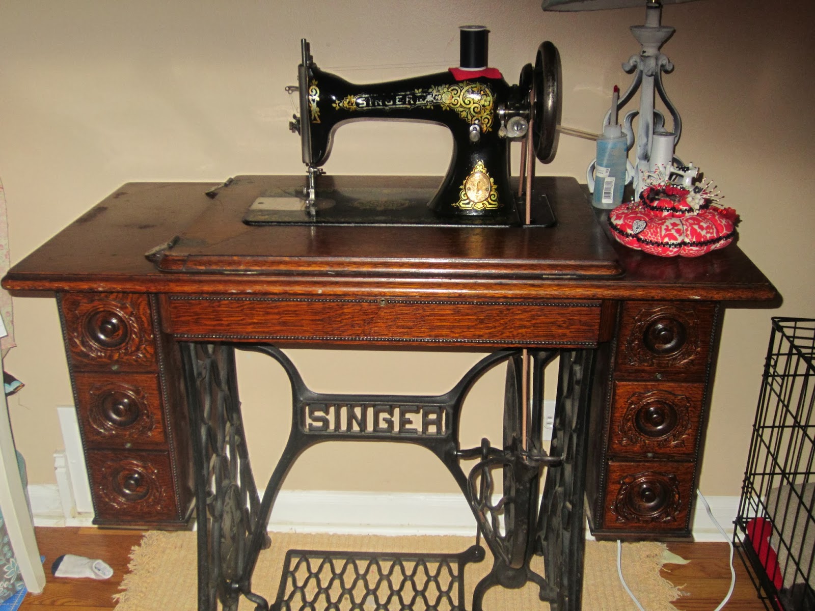 Seams Sew Precious: Addicted to Vintage Sewing Machines