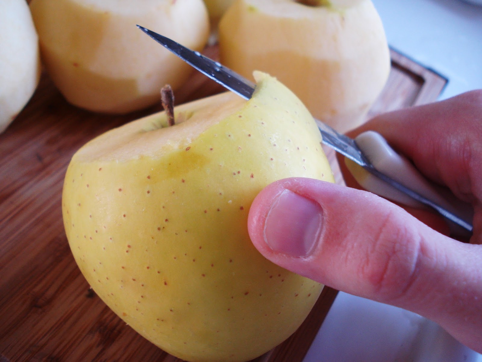 GoodWord&GoodWine: How to peel an apple