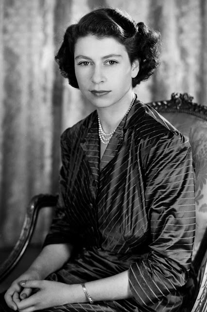 Royalty & Pomp: THE DUCHESS