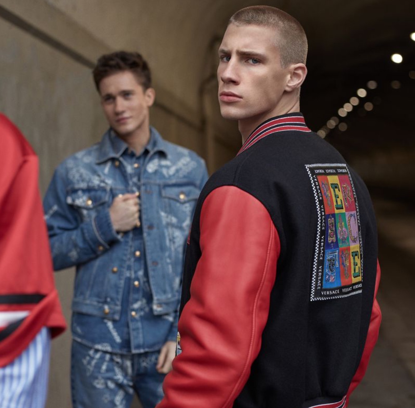 DIARY OF A CLOTHESHORSE: Versace Resort Mens 2019 AD Campaign