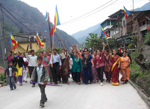 Sikkim NOW!: Tumin-Lingee marches in support of Sikkim Bandh