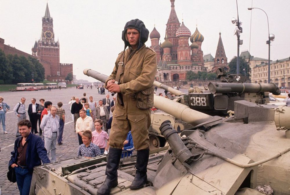 30 Amazing Photographs That Capture Everyday Life in the USSR at the ...