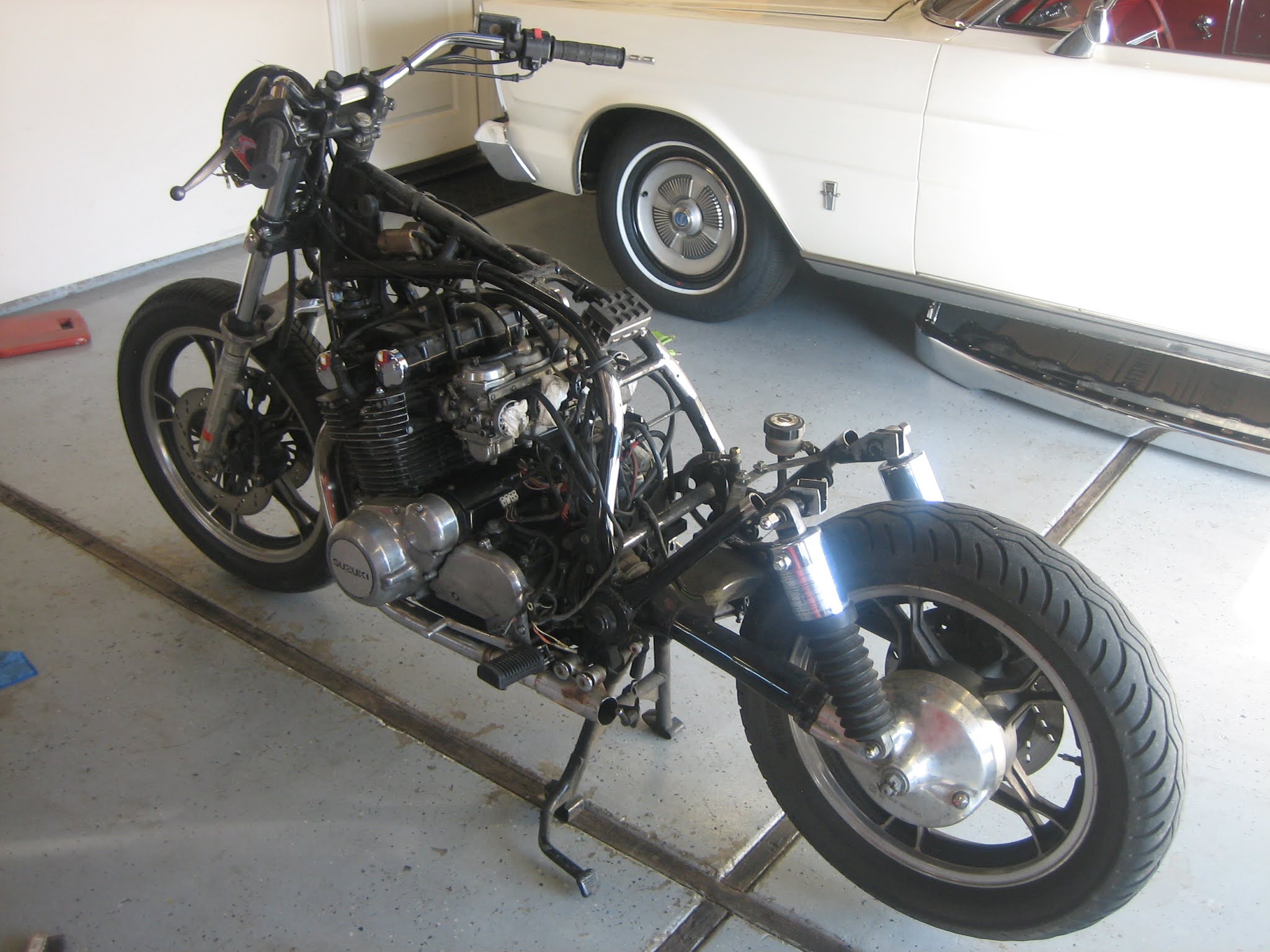 Eric's Garage: 1983 Suzuki GS1100G brat build