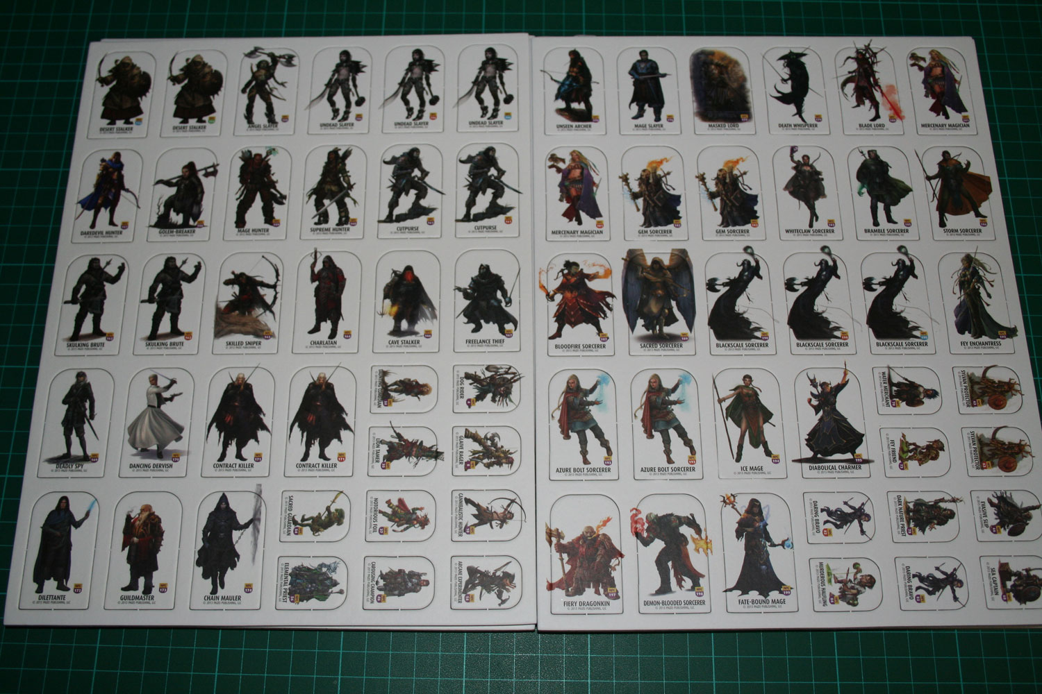 NPC Codex Box | La Marca del Este