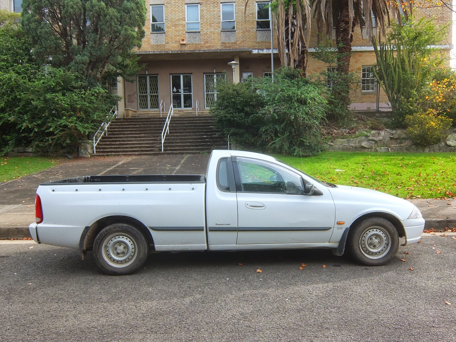 Aussie Old Parked Cars: 2000 Ford AU Falcon XL Ute