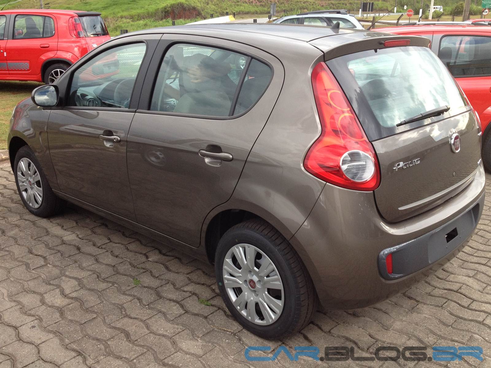 Fiat Palio Essence 1.6 2013: preço, fotos, vídeo, consumo e ficha ...