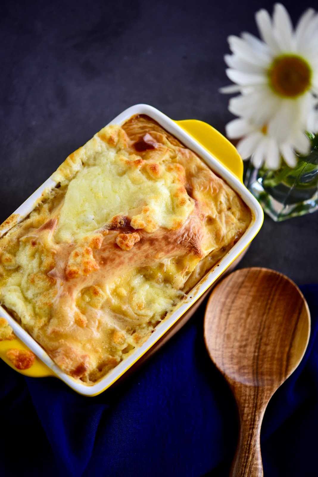 Lazanija su varške, špinatais ir saulėje džiovintais pomidorais