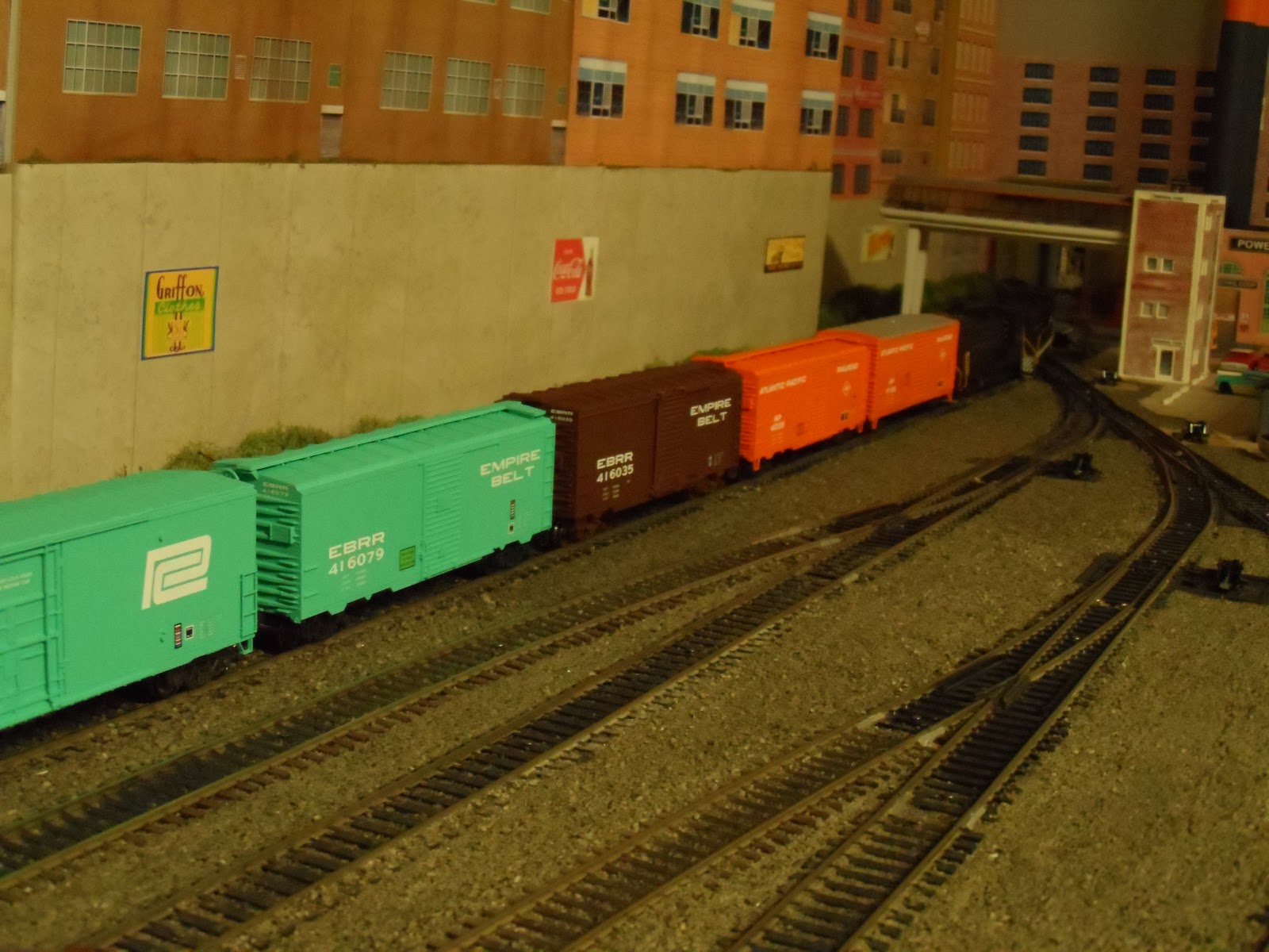 New York Central Train Layout: Another Joint APRR / NYCTL Paint Project
