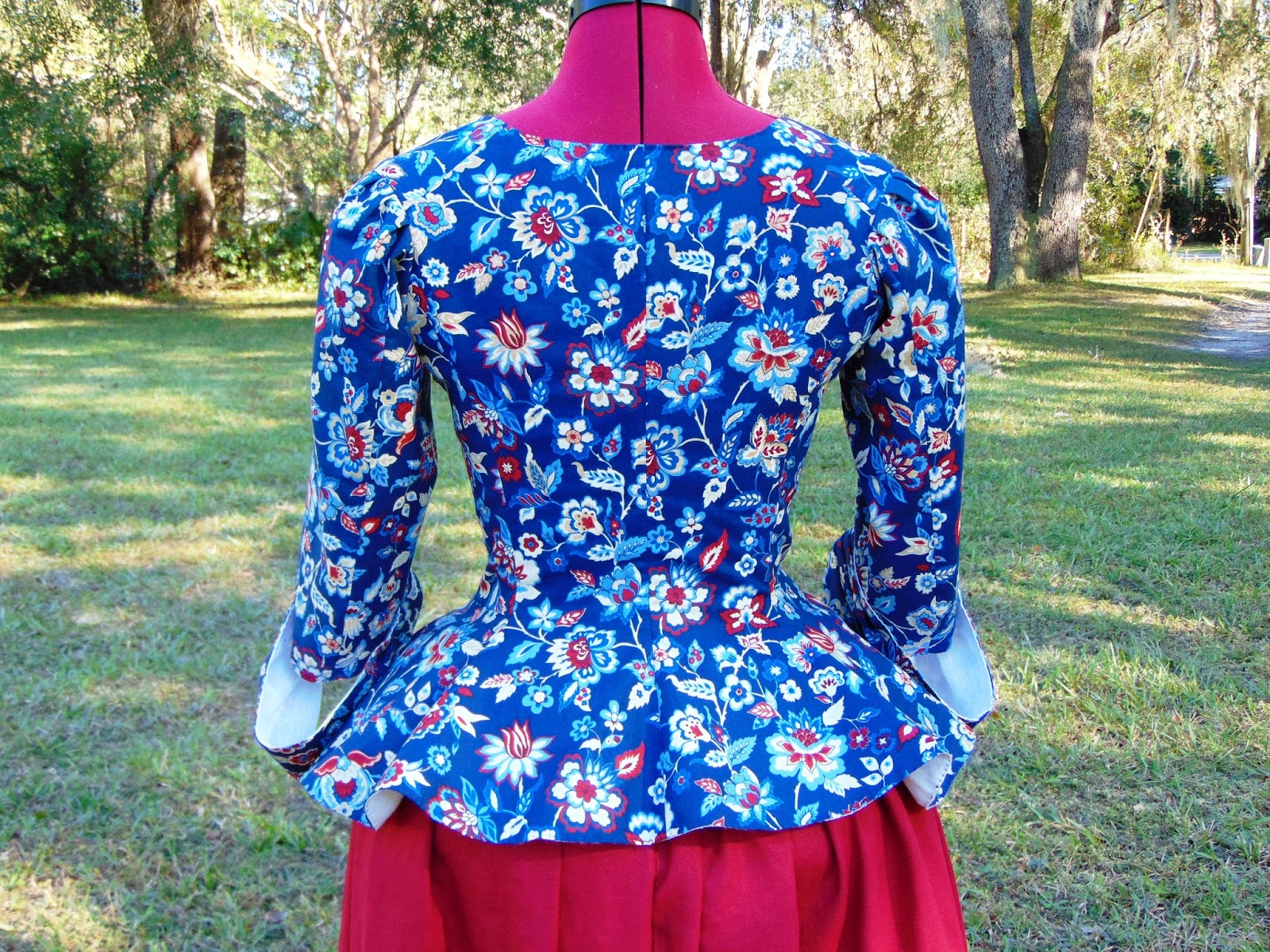 The Antique Sewist: 1750s Casaquin Jacket - Blue Floral Cotton