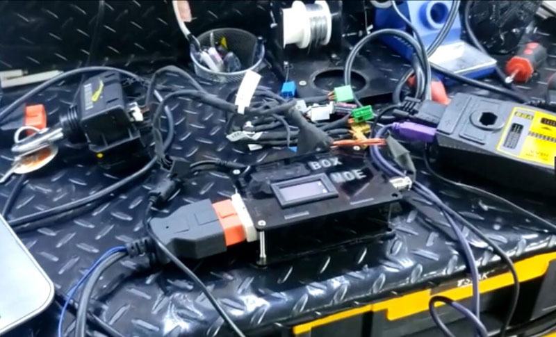 Program Mercedes C300 2006 ESL with VVDI MB and Mini ELV Emulator ...