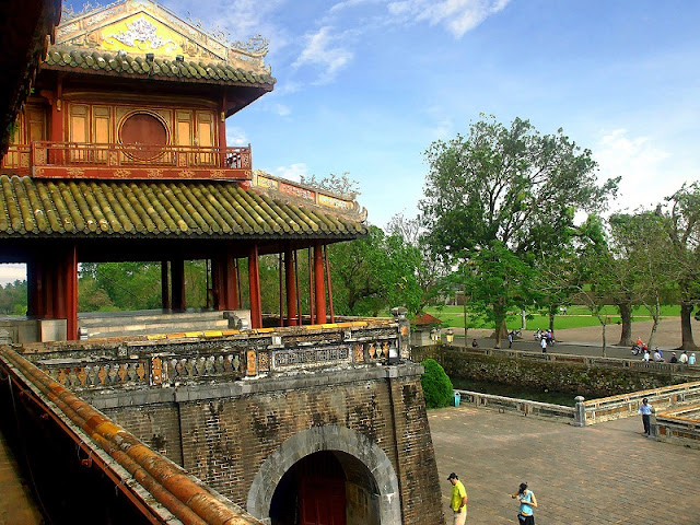One Day in Hue: Much to See and Eat in So Little Time