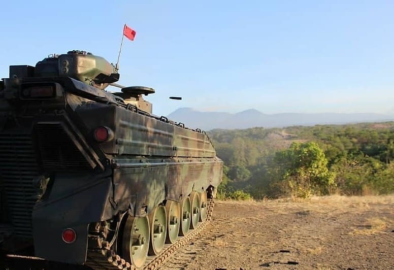 DEFENSE STUDIES: Prajurit Yonkav 8 Kostrad Asah Kemampuan Menembak ...