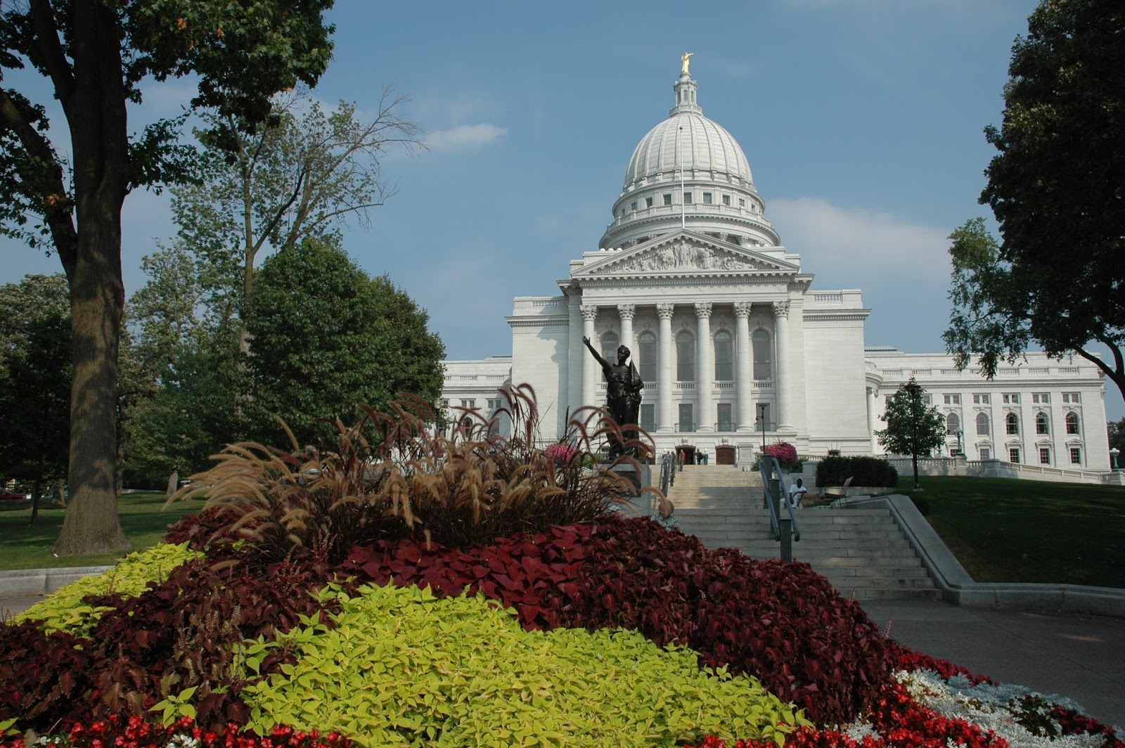 Images and More: State Capitols – Madison, Wisconsin - Outside