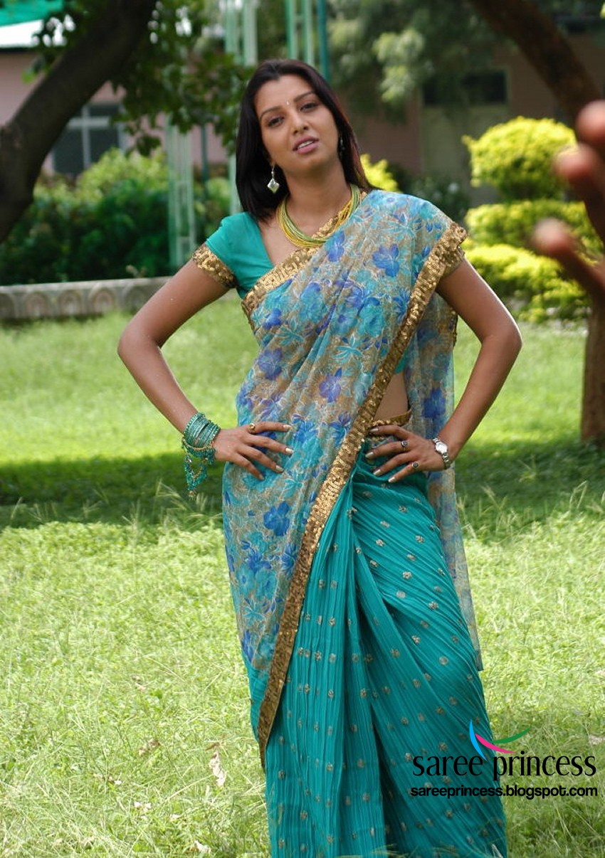 South masala actress Manjulika dropping her pallu in her latest tamil ...