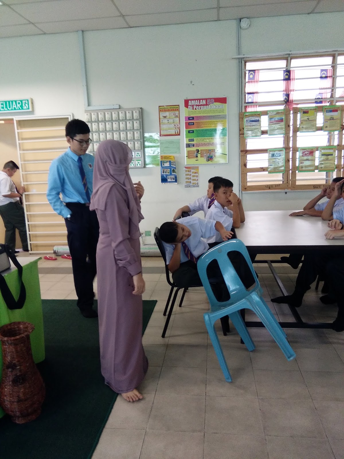 PSS SMK ORKID DESA: LAWATAN KE PUSAT SUMBER SEKOLAH OLEH MURID PPKI