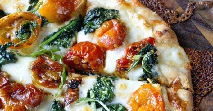 Garlic Roasted Tomato Flatbread - Foodie Heaven