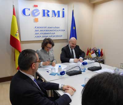 La AECC y el CERMI se unen
