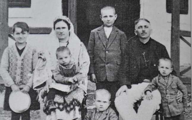 Mirabilis mundis: Chipurile partizanilor. Grupul Haiducii Muscelului ...