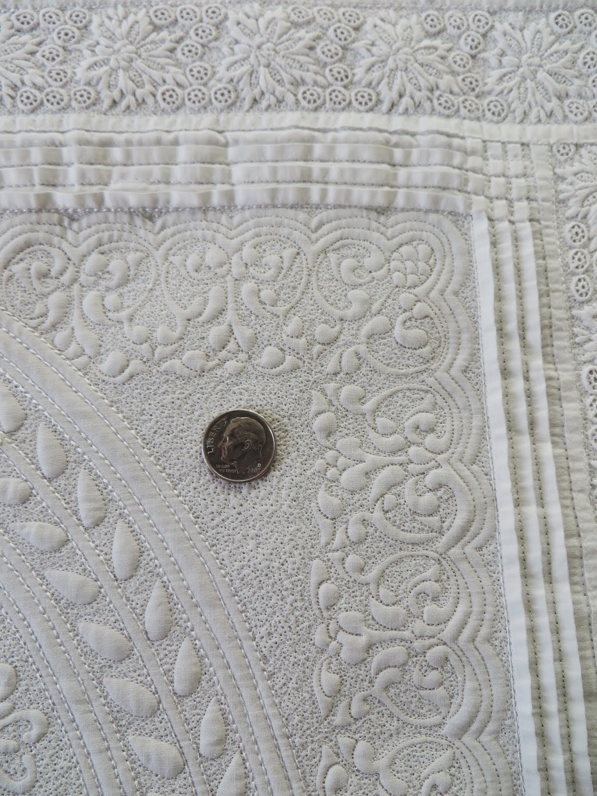 Linen 'n Lace: Les Petite Rosaces