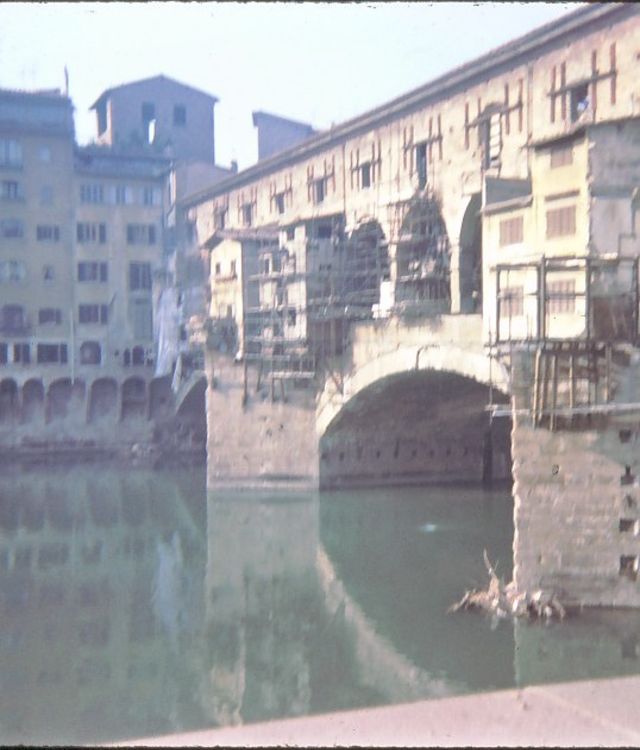 40 Fascinating Photos Capture Street Scenes of Florence in the 1960s ...