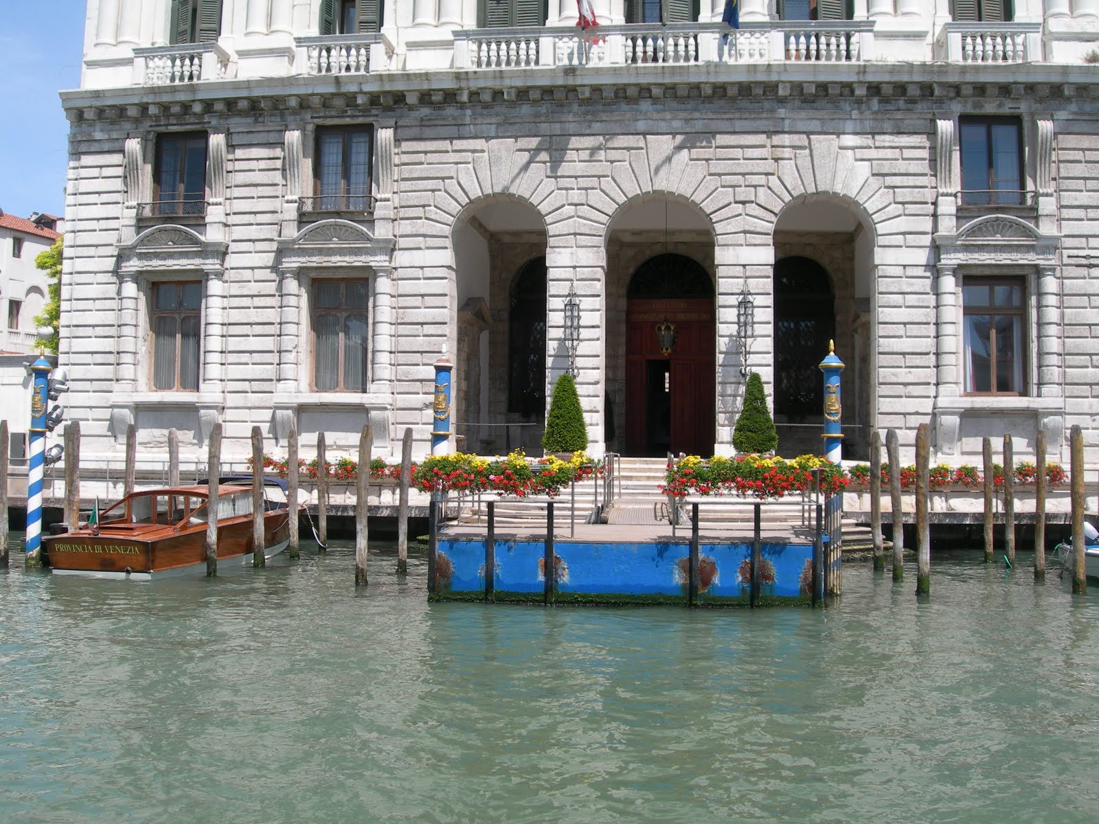 Polystyrene Garden Junkie: June 2011