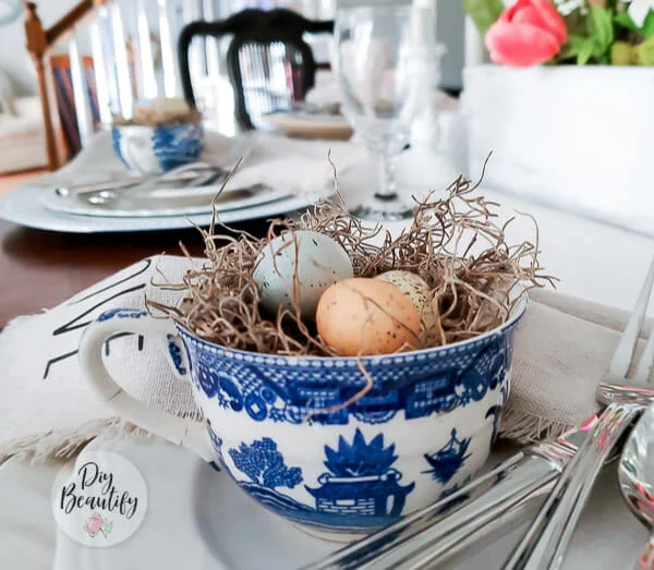 Easy and Thrifty Decorating Ideas for a Spring Table - DIY Beautify ...