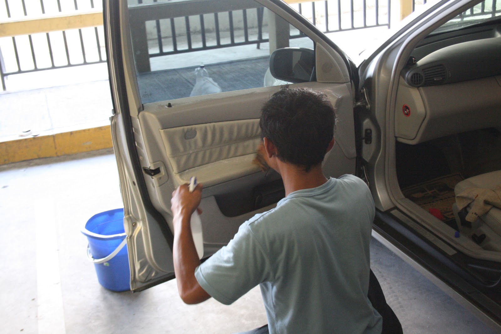 Salon Mobil Panggilan - SHINE AUTO CARE -: Sedan