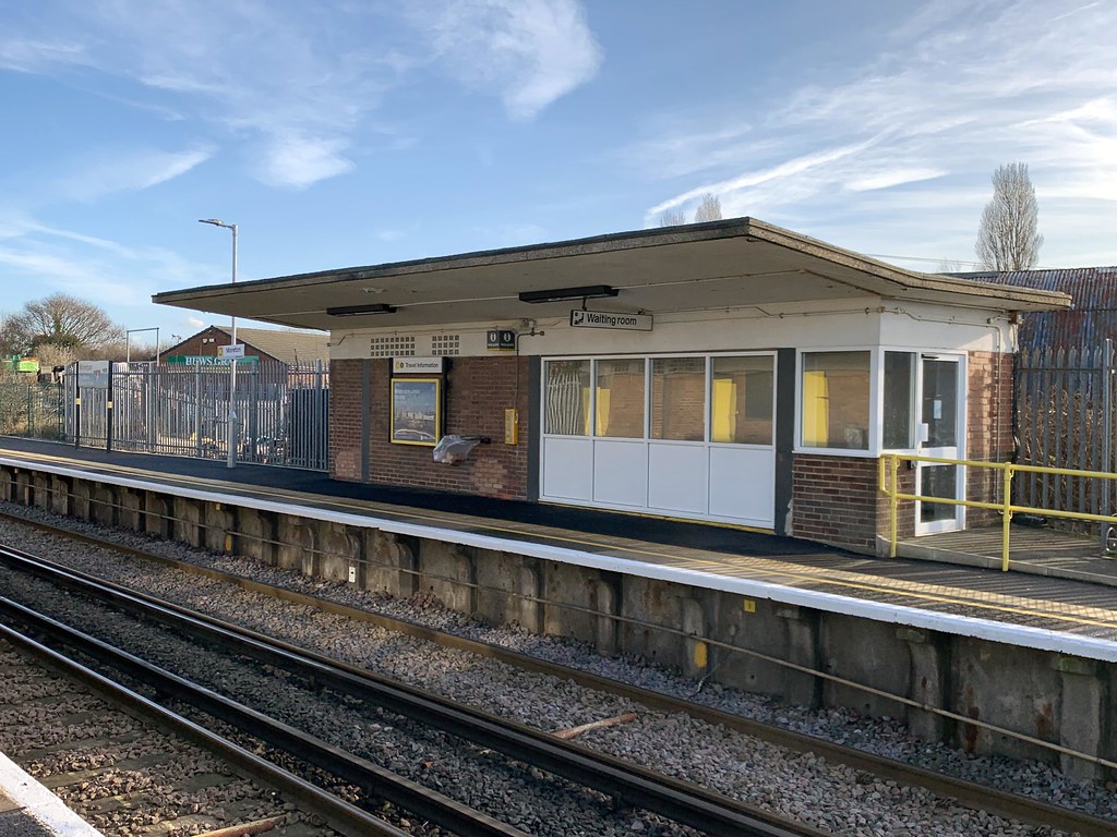 Calling at... British railway stations: Moreton (Merseyside) (MRT)