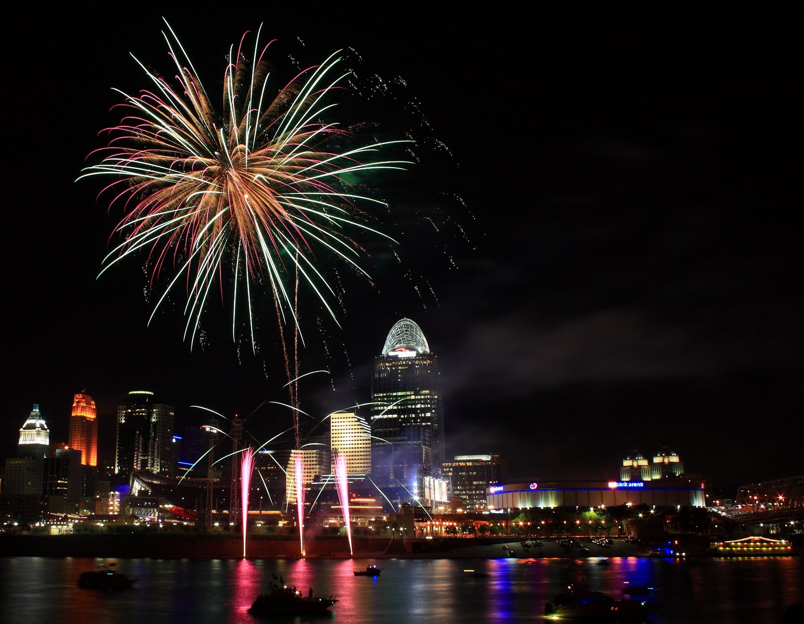 In and Around Northern Kentucky: Cincinnati Reds Fireworks 01-Jul-11