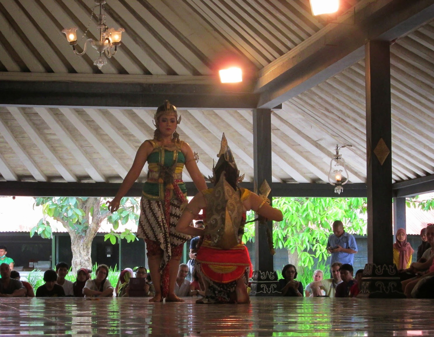 Pertunjukan Tari Klasik Gaya Yogyakarta di Keraton Yogyakarta | Sejarah ...