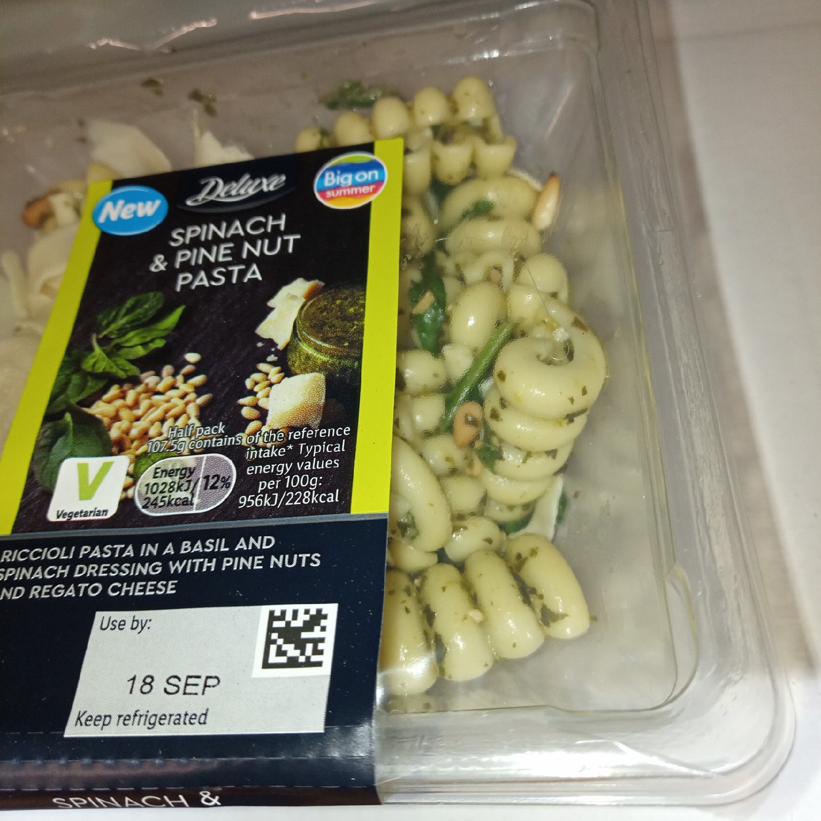 Supersupergirl's Food Reviews: Lidl Deluxe Spinach & Pine nut pasta