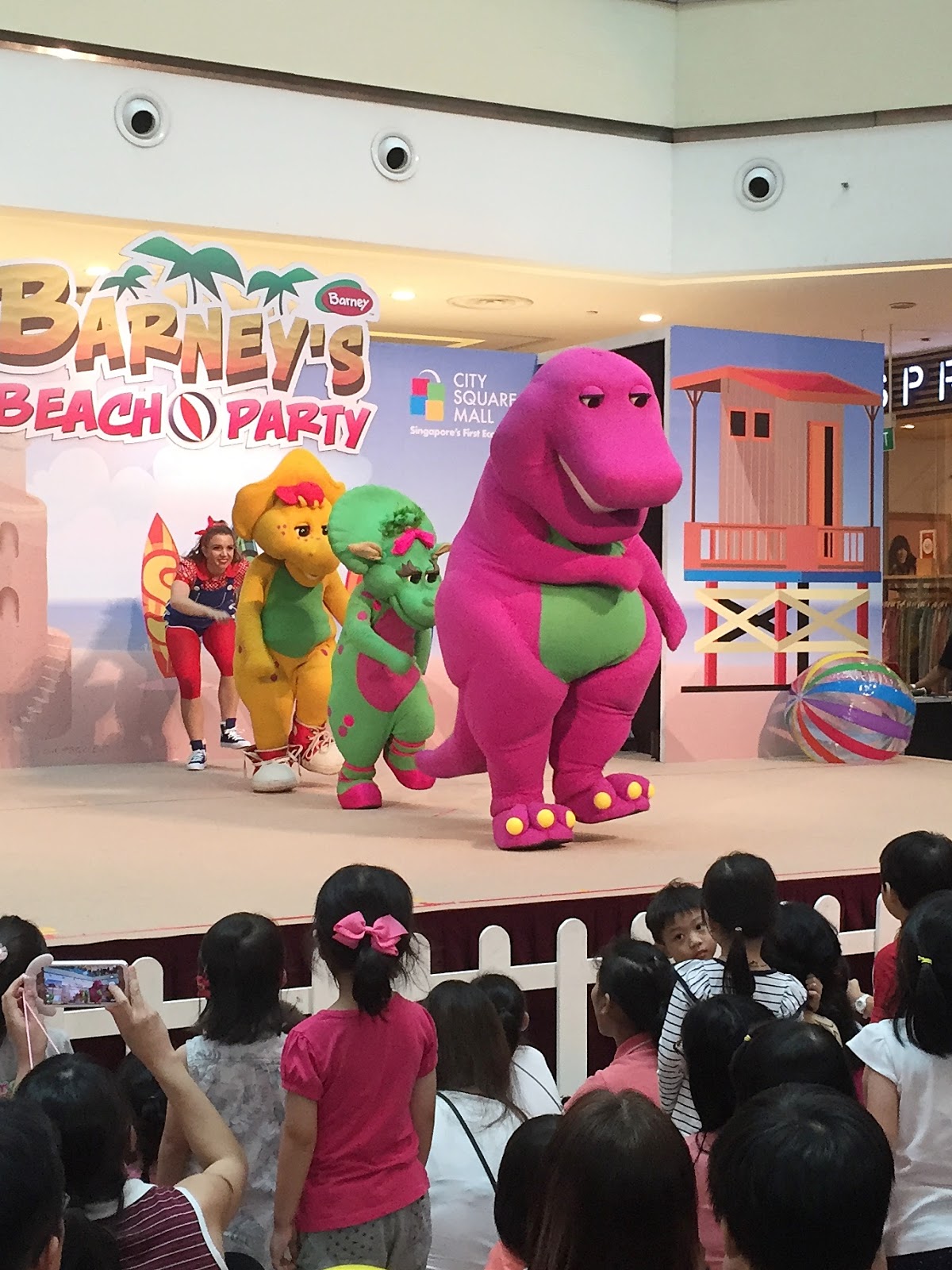 Ashlyn Thia: Barney's Beach Party 'Live' On Stage @ City Square Mall