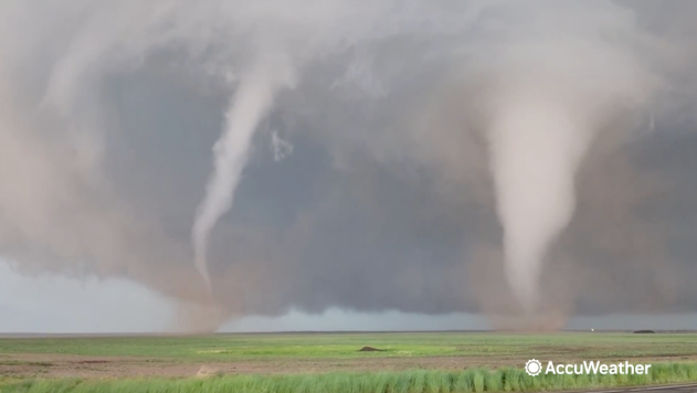 TORNADOS GÊMEOS ASSUSTAM MORADORES DO COLORADO NOS EUA - ClickCuriosidades
