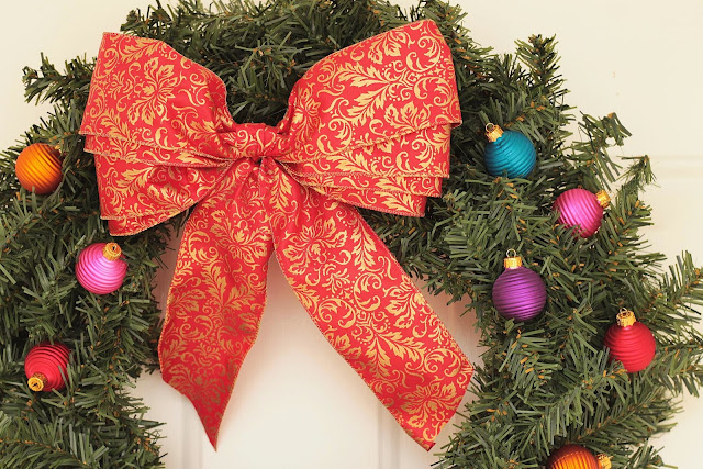 Lilyquilt: Christmas Wreath Ribbon Bow Tutorial